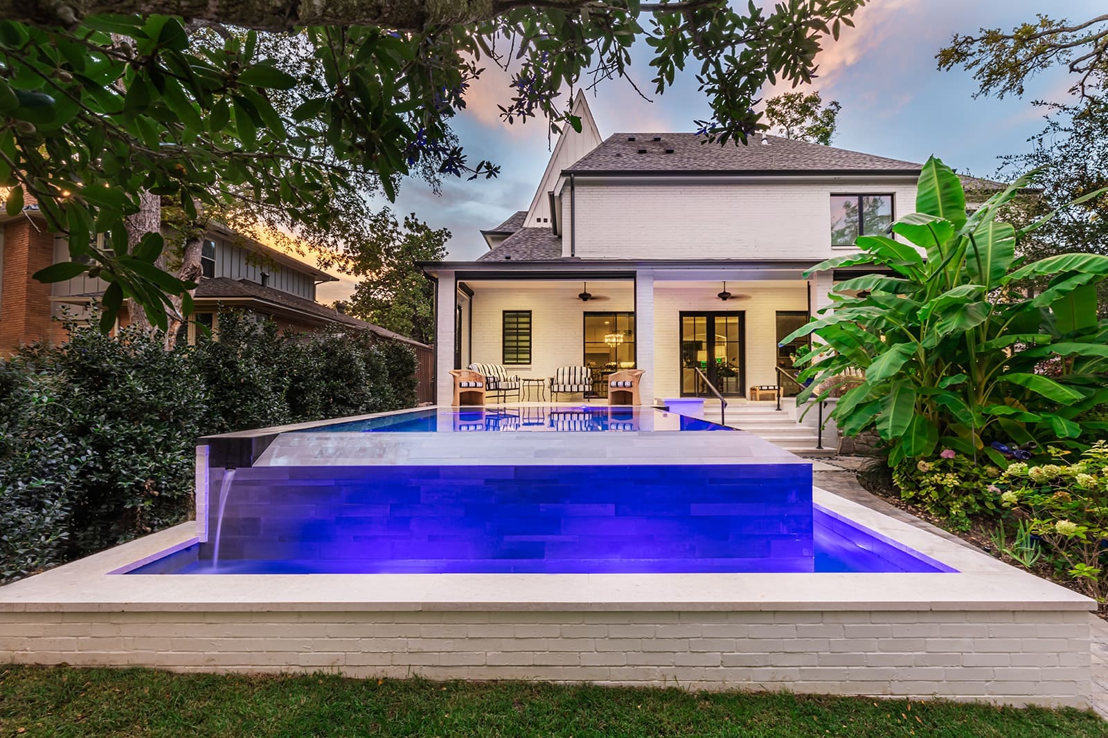 Yosemite Lane: Custom Luxury Pool & Outdoor Space in Dallas, TX